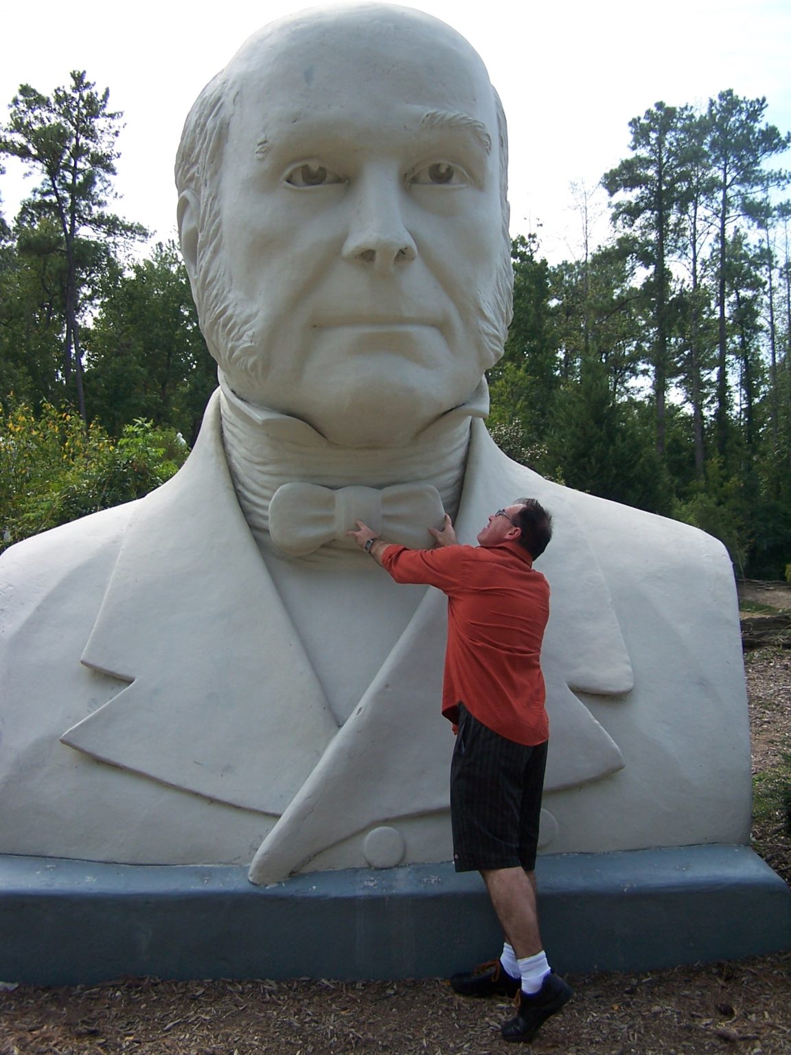 Really Big President Head Statues! - applegary.com